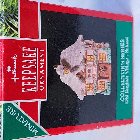 Hallmark | Holiday | Hallmark 99 Miniature Old English Village ...